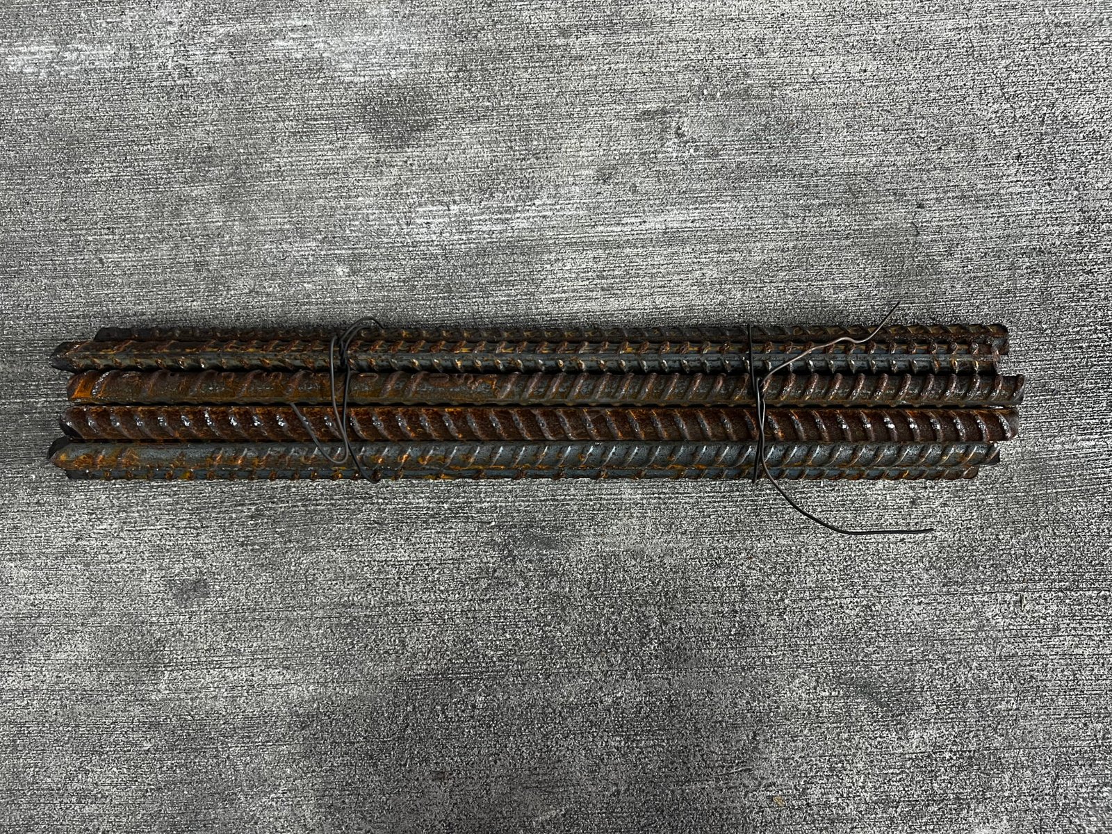 Straight Bar Rebar #5 1' 6" - Icasa USA Building Material Distributor